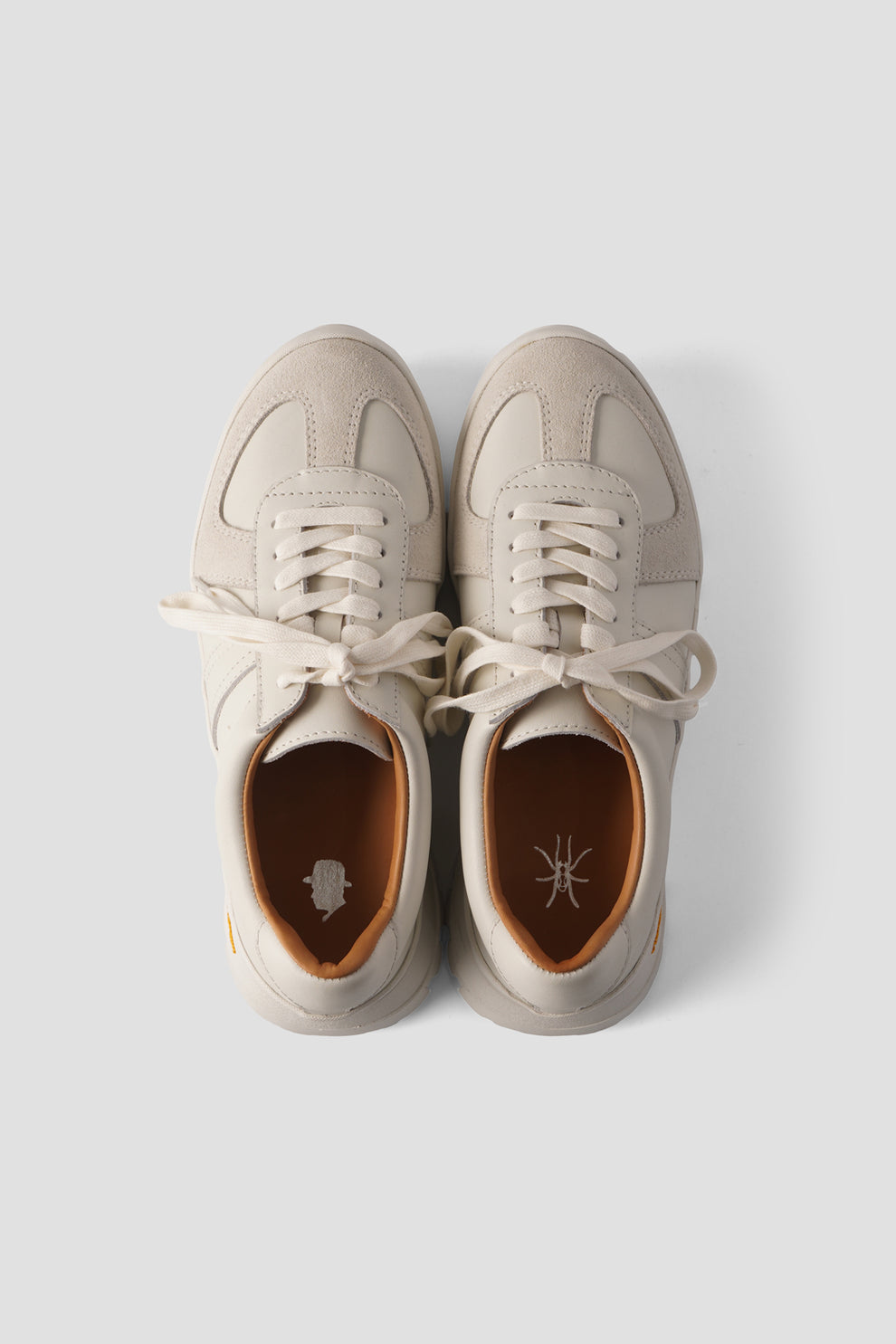 "G" TM-SHOES-0011V884C WHITE / WHITE – Tomo & Co official web store